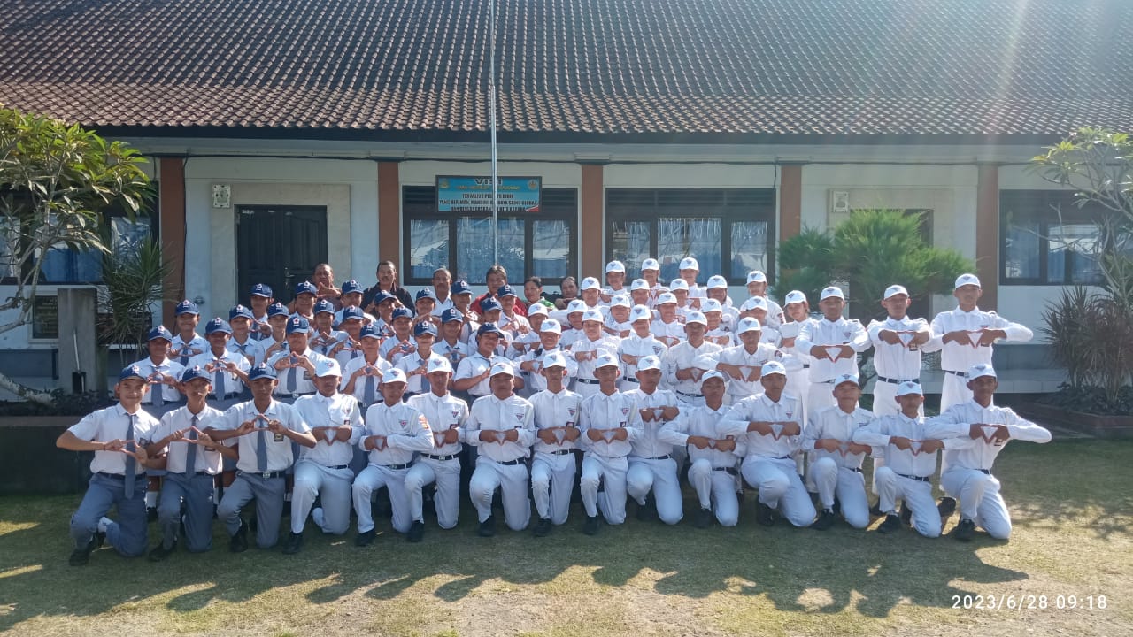 Anggota PMR dan PKS SMA N 2 Tabanan Dilantik - SUARA TABANAN