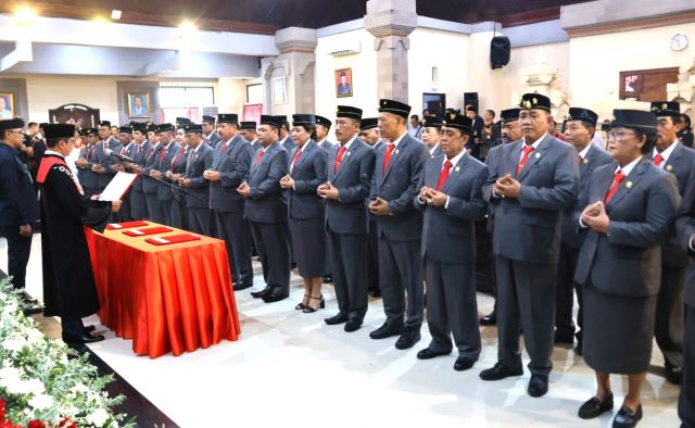 40 Anggota DPRD Tabanan Periode 2024-2029 Resmi Dilantik - SUARA TABANAN